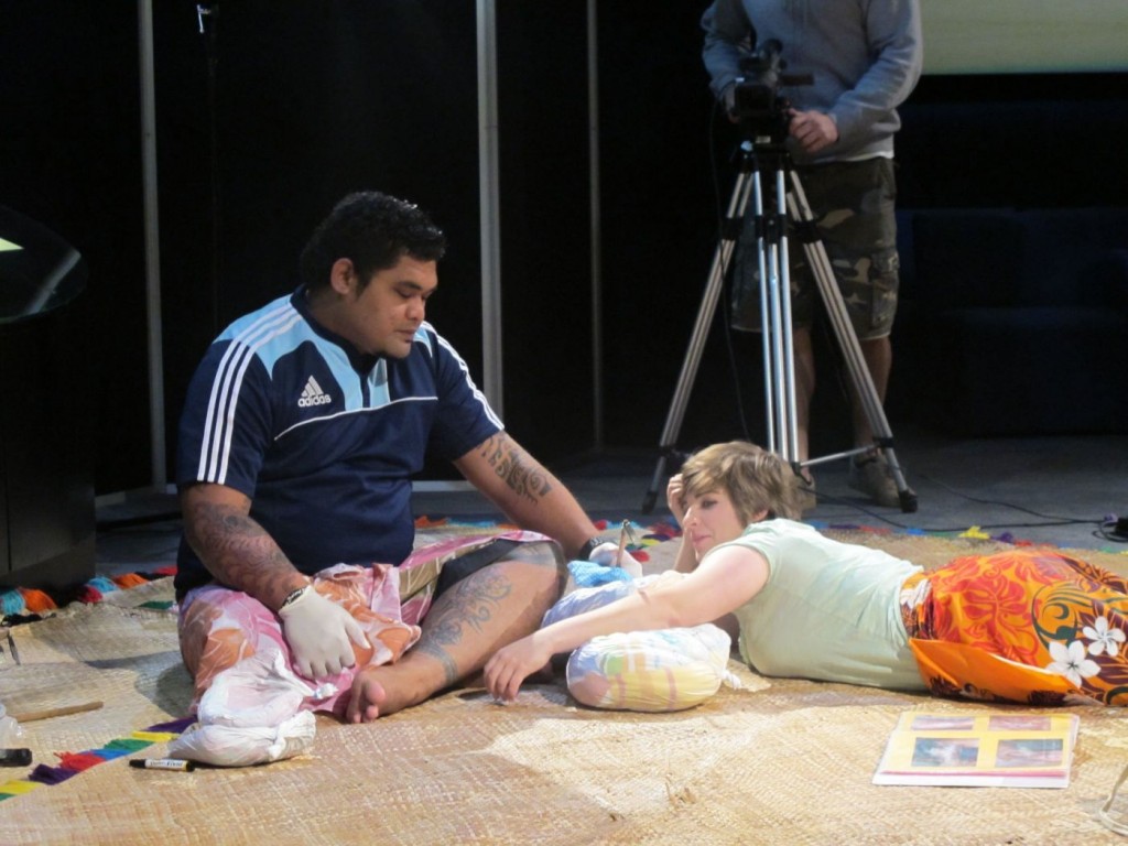 Paul Junior Suluape about to begin the tatau process. | Te Papa’s Blog