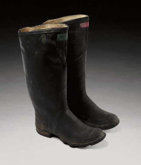 Meeting John Clarke, and cleaning Fred Dagg’s gumboots for customs | Te ...