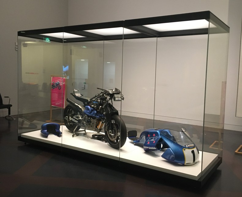 A motorbike stripped bare – the Britten V1000 gets a new coat of paint ...